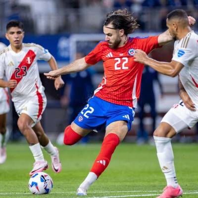 PLAYER NEWS: New signing Brereton Diaz jets off to join Chile squad ...